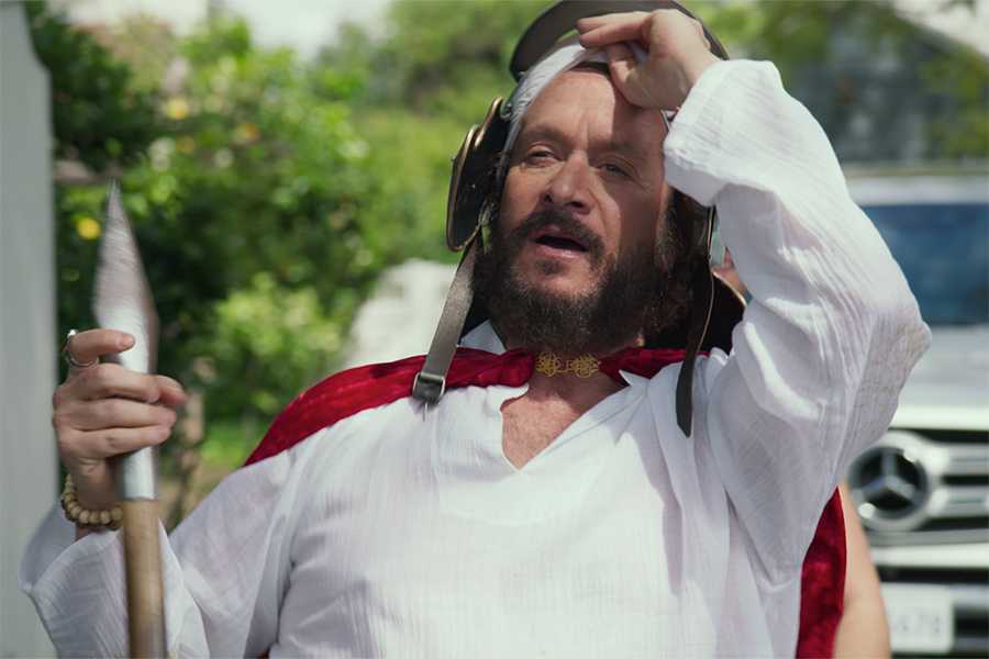 Pauly Shore gets a rude awakening in an exclusive clip from 'Guest ...